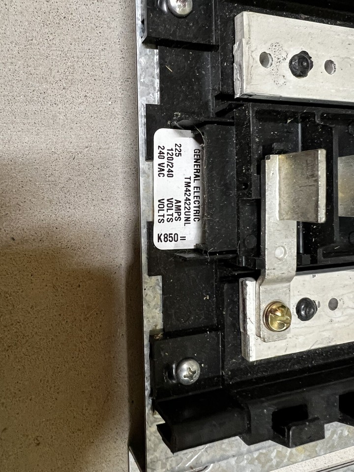 Used, TM42422unl GE Load Center: 225 Amps, 208Y/120V AC, 42 Spaces ...