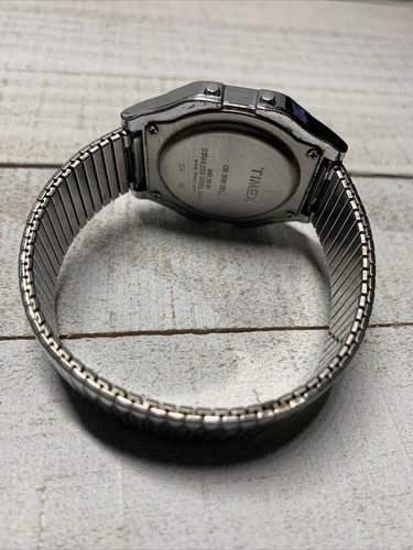 TIMEX 555 R6 Classic Digital Indiglo 33mm Silver Tone watch Needs ...