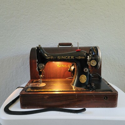 Sewing Machines - Antique 1928 Singer