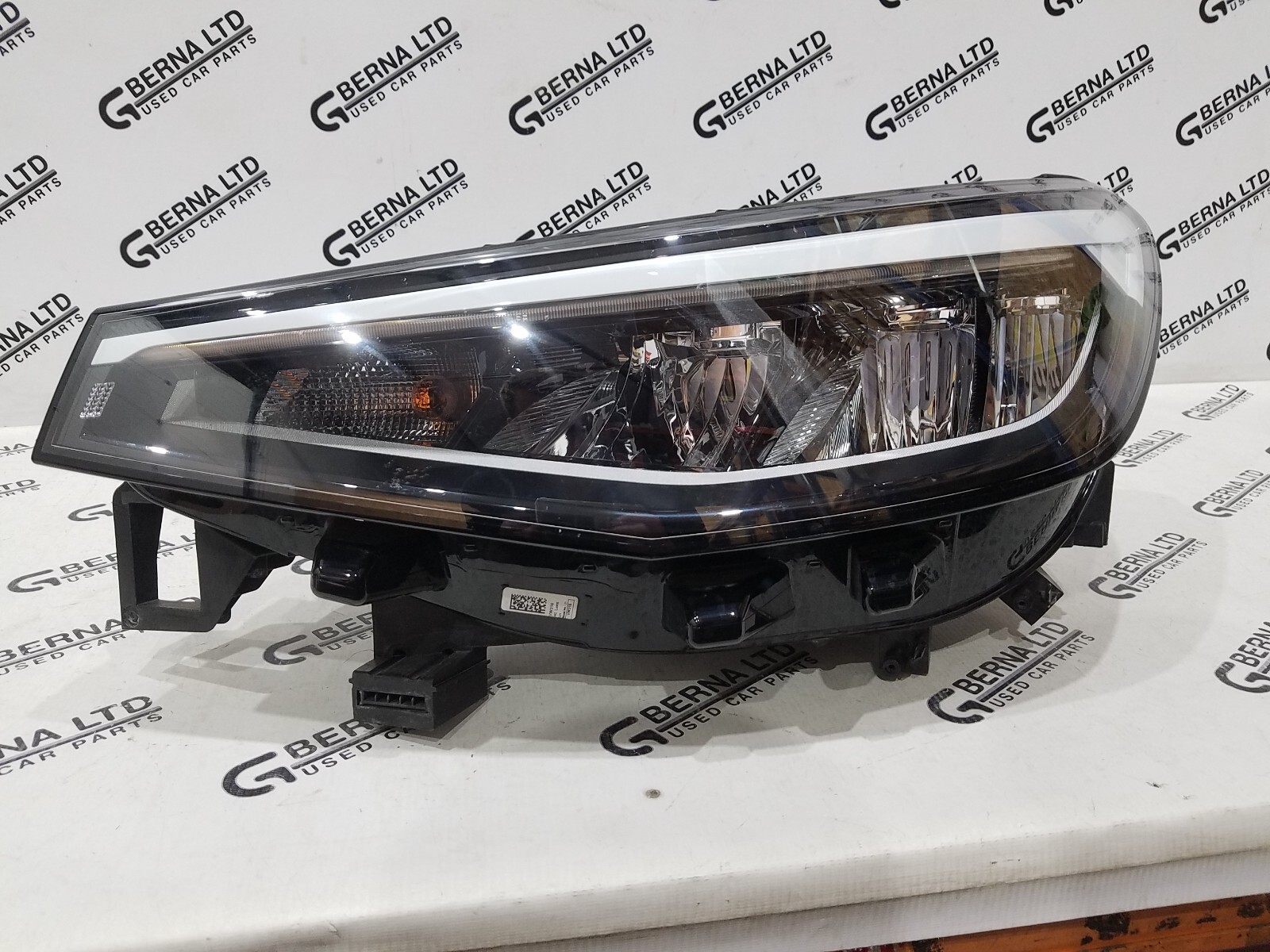 GENUINE VOLKSWAGEN ID.4 ID4 20-2024 FRONT LEFT PASSENGER SIDE HEADLIGHT ...
