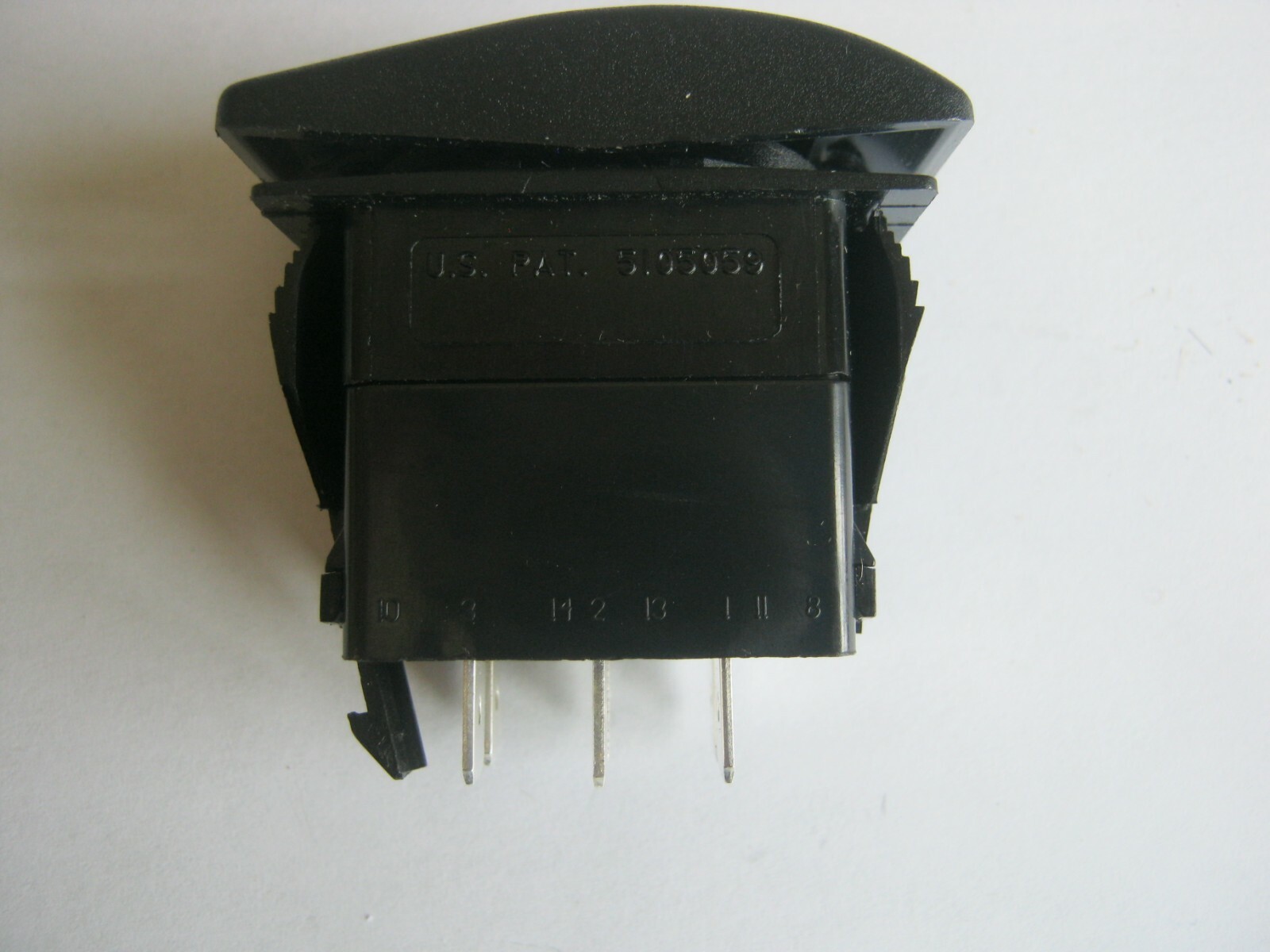 NEW Carling Technologies VLD2 VLD2S00B-AZC00-000 Momentary Rocker ...