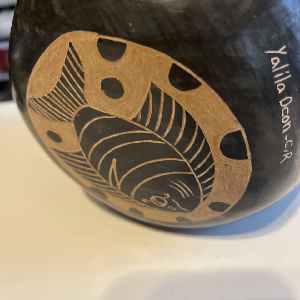 Costa Rica Pottery Vase Signed Carved Monkey Turtle Frog Large Souvenir ...