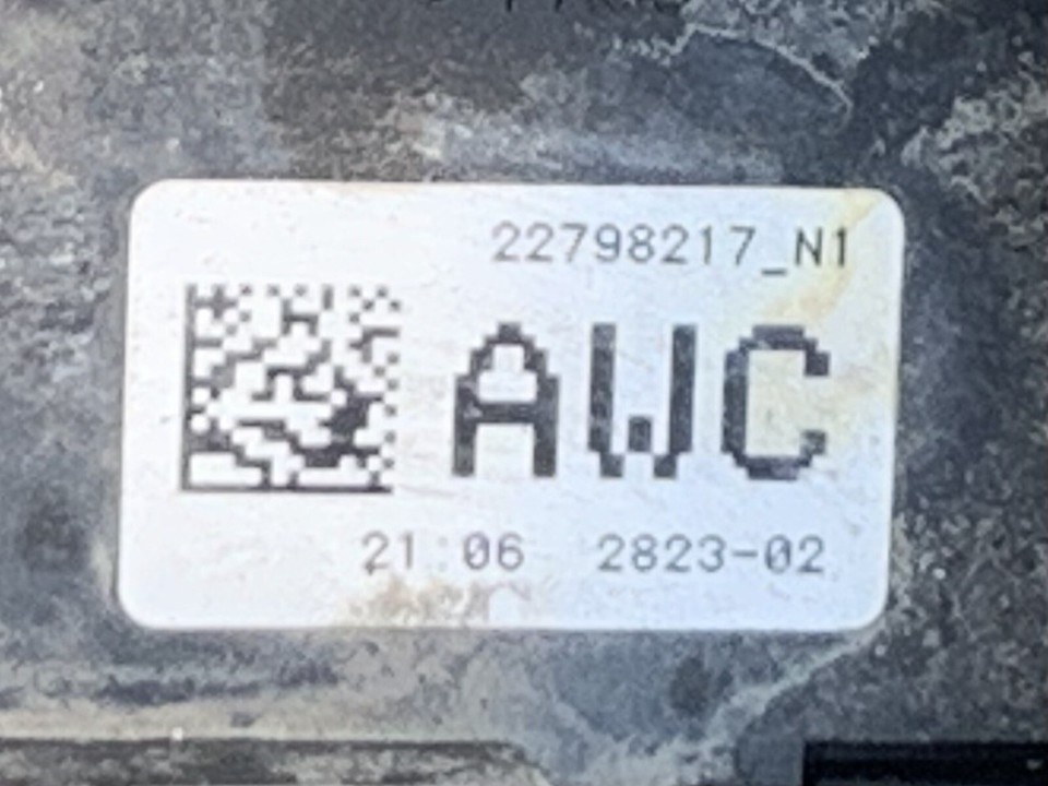 2010-2014 GMC Yokon Fuse Box Junction OEM 22798217 Module 210-6D1 | eBay