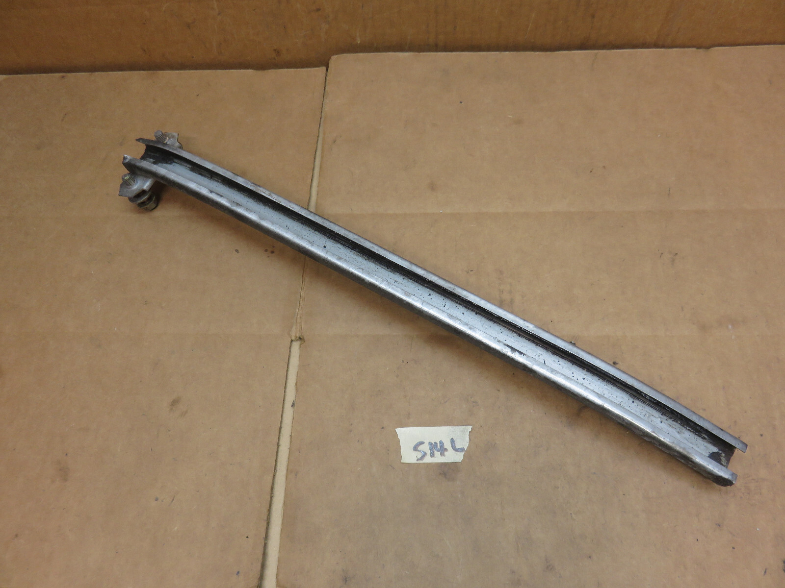 95-98 Nissan 240sx S14 LEFT DRIVER SIDE WINDOW TRACK GUIDE BAR (REAR ...