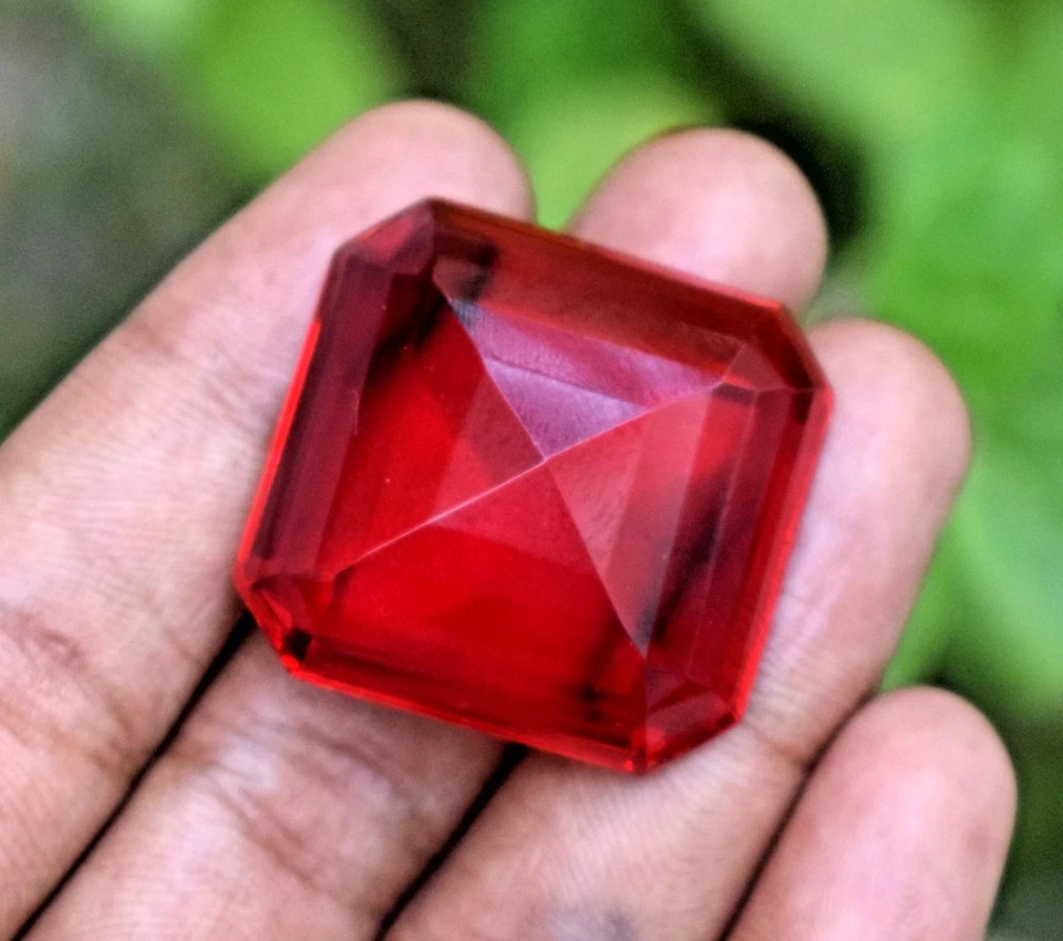 101 CT Flawless Red Pyrope Garnet Octagon Cut Certified Loose Gemstone ...