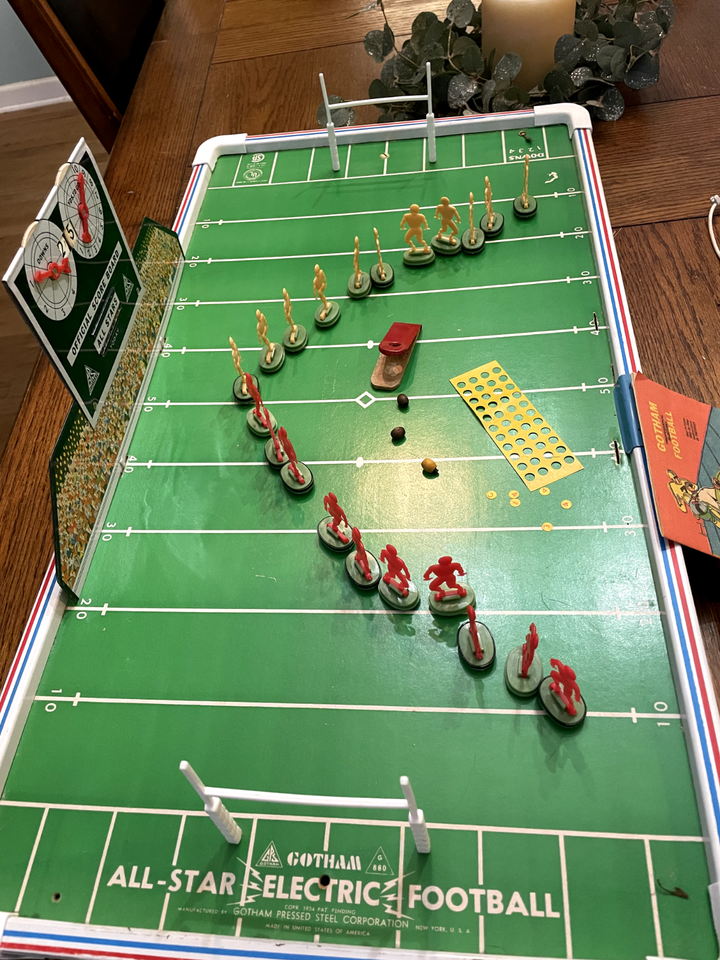 VINTAGE BOXED GOTHAM ALL STAR ELECTRIC FOOTBALL GAME VIBRATING ACTION ...