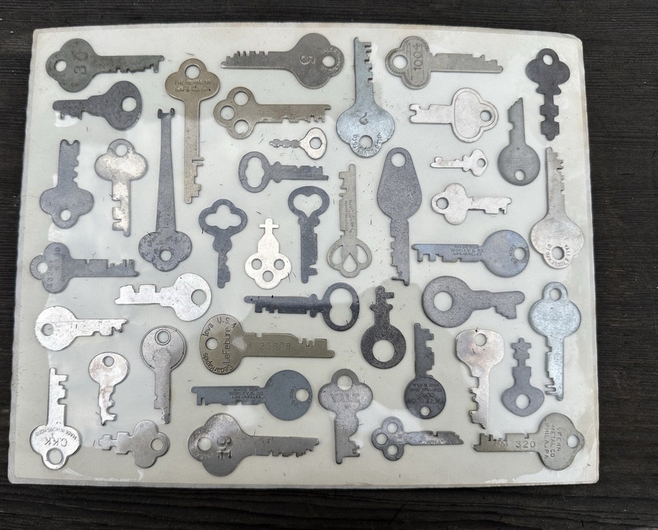 Lot of 148 Various Antique Lot Keys Flat Plus Kiel Independent Earle ...