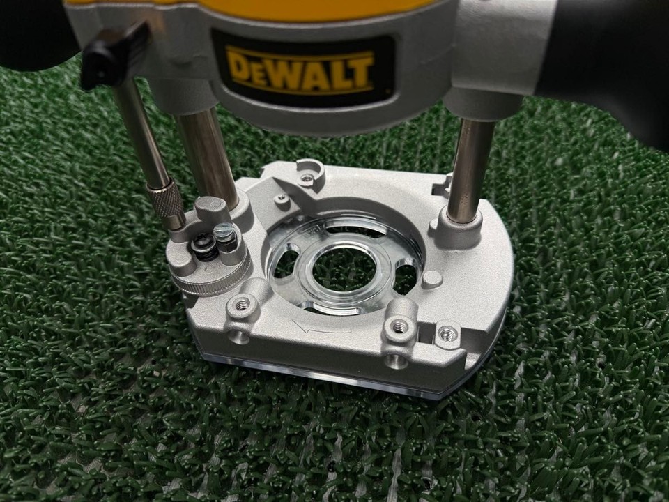 Dewalt DCW600 Compact Router 20V MAX XR + DNP612 Plunge Base Combo Set ...