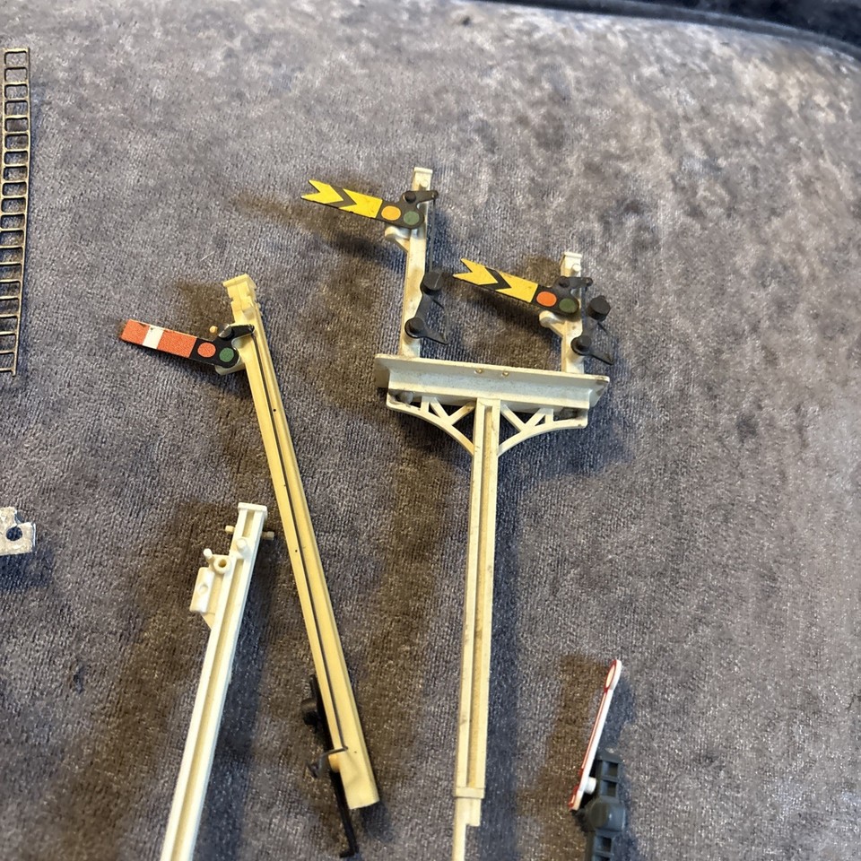 Job Lot Of Hornby OO Gauge Signals (Spares & Repairs) | eBay UK