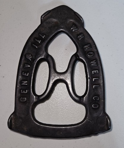 Vintage The W H Howell Co Geneva ILL Sad Iron Cast Metal Trivet | eBay