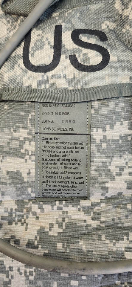 2000s US Army USGI MOLLE II UCP Camo Hydramax Hydration System Carrier ...