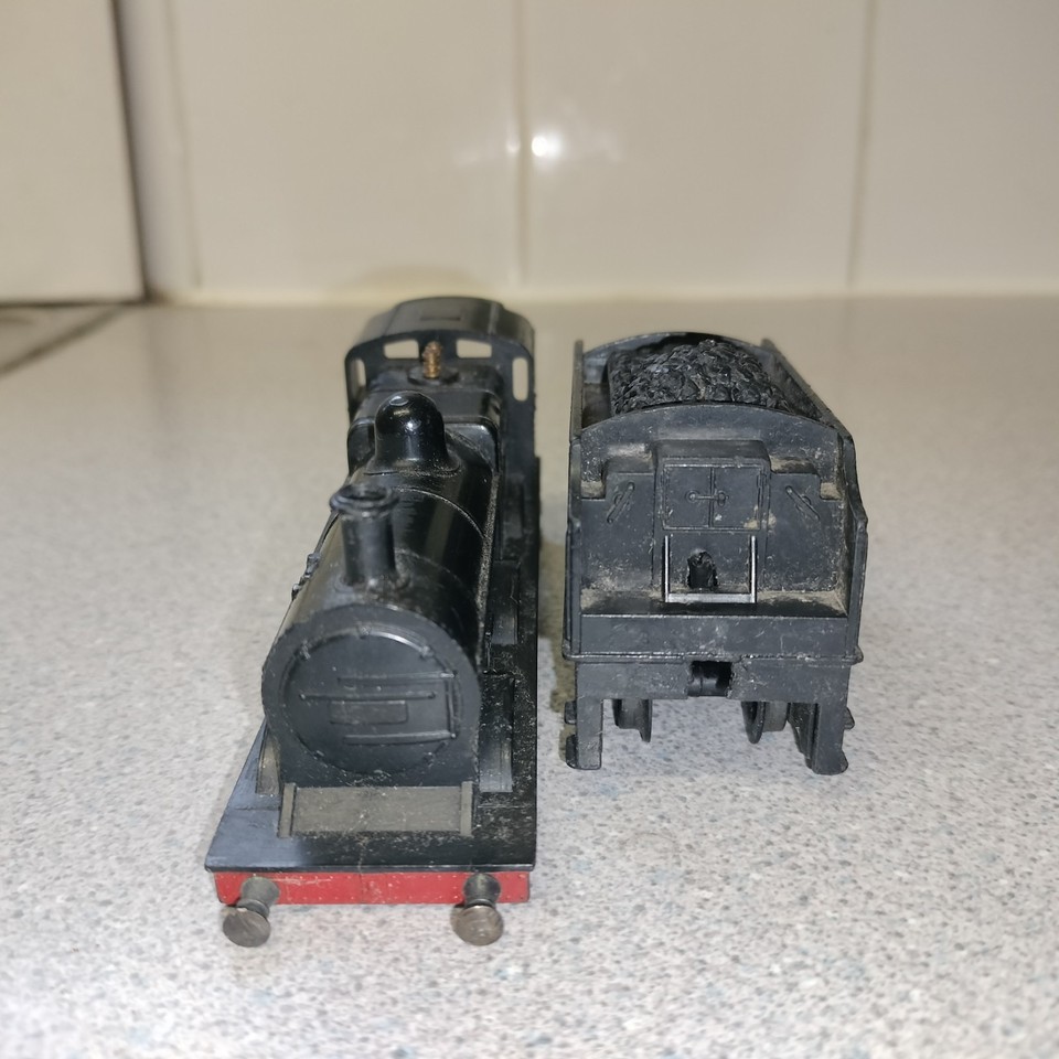 Triang R251 BR 3F Body And Tender. Reasonable Condition But Spares Or ...