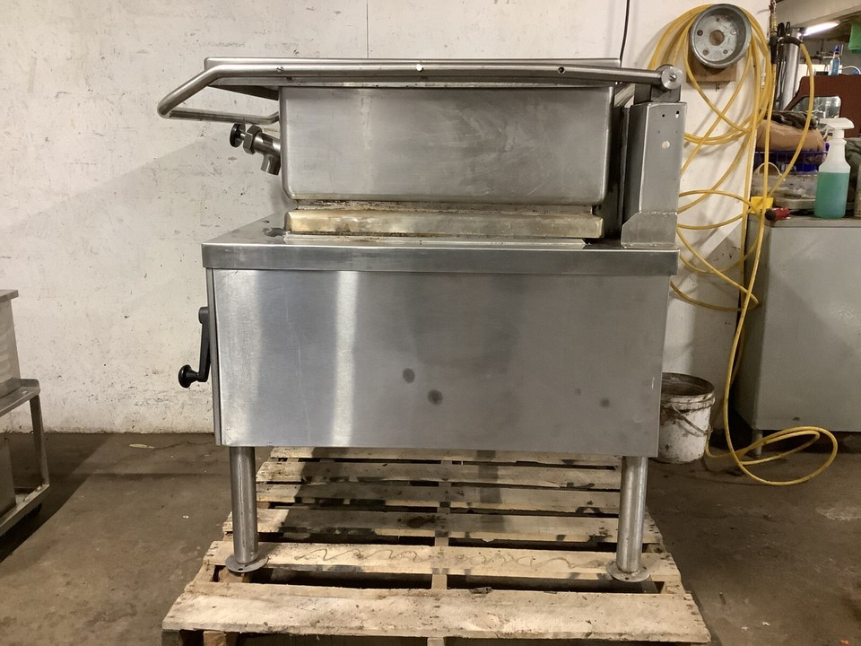 Tilting Skillet Vulcan VG30 30 gal Manual Tilt Nat. Gas Tested | eBay