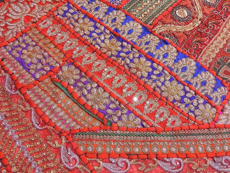 Red Indian Embroidered Duvet Cover Set 7P Sari Bedding Luxury ...