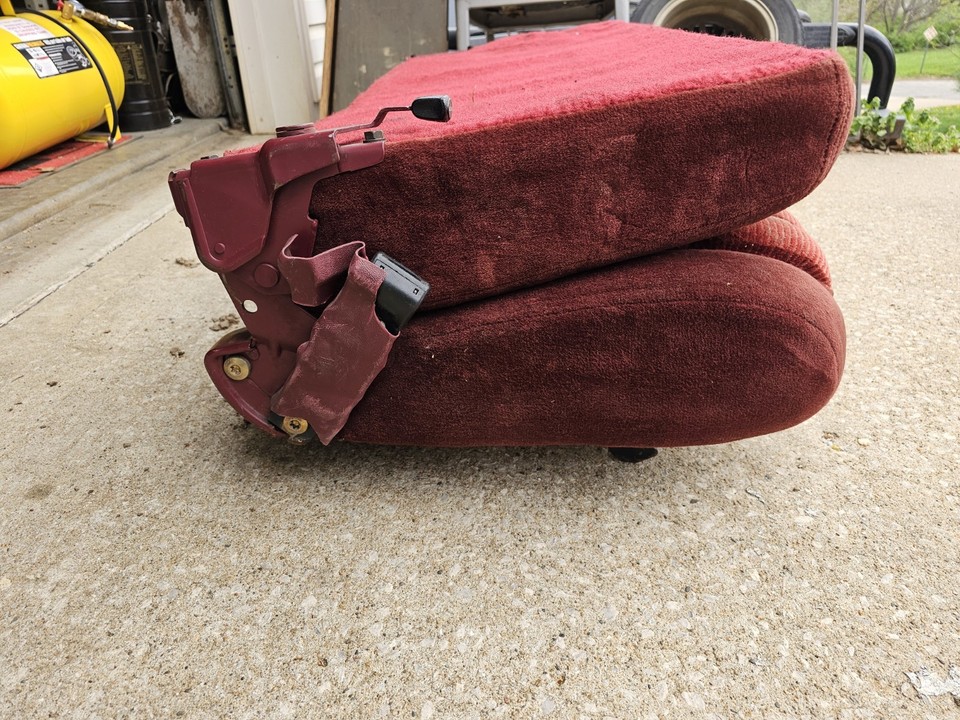 1992-1994 Chevy GMC Suburban Yukon OEM REAR 3RD ROW SEAT IN EXCELLENT ...