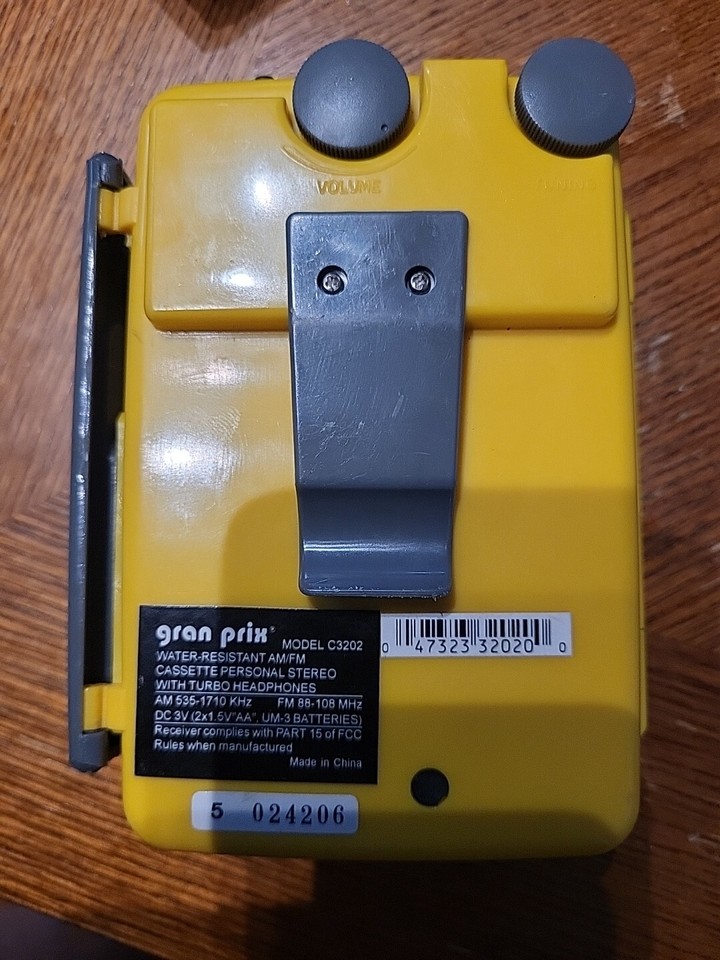 Vintage SPORTS by GPX Gran Prix Water Resistant AM/FM Cassette C3202 ...