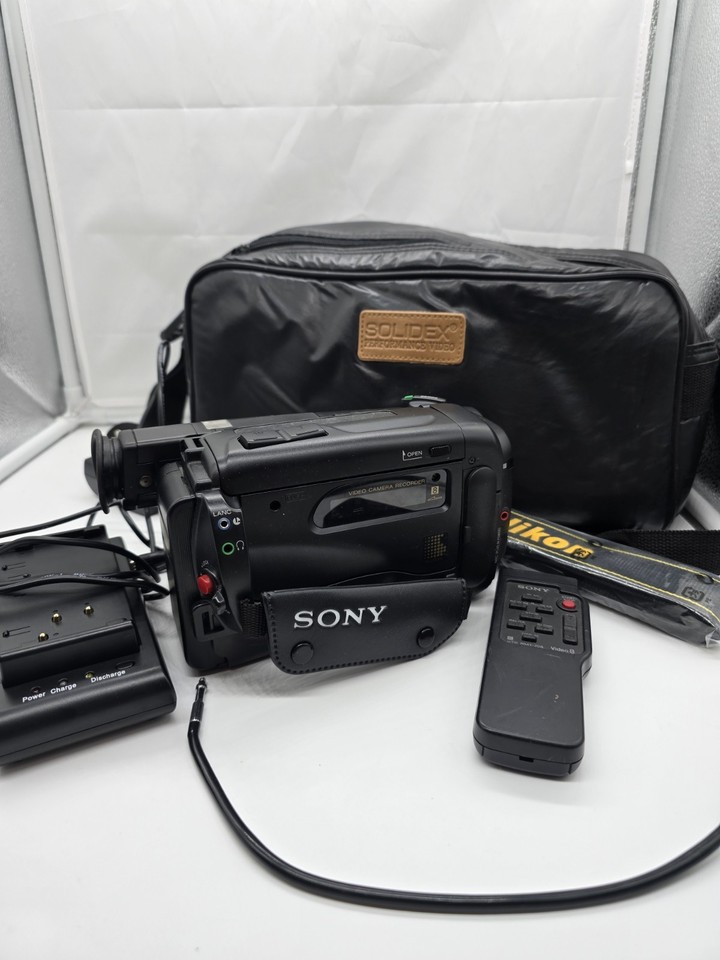 Sony Handycam Video 8 CCD-TR93 (Untested, With Accessories) | eBay