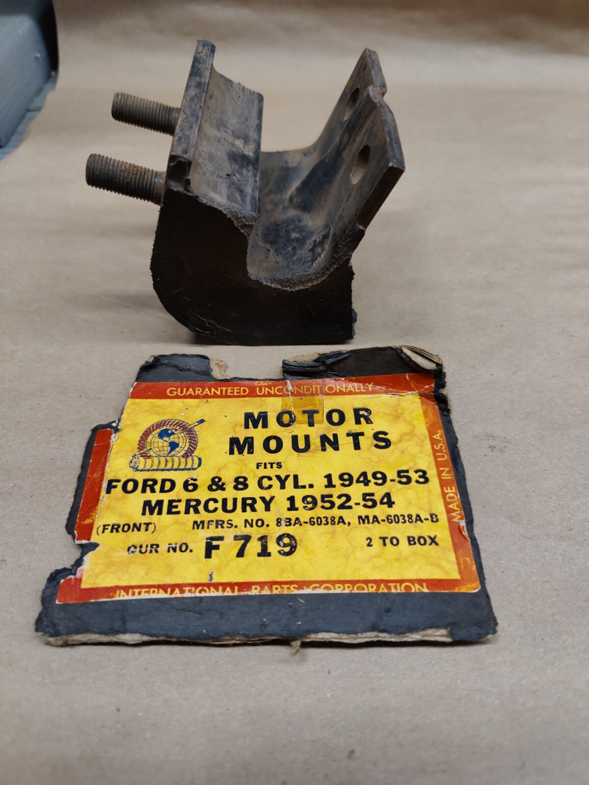 NORS 1949-53 Ford 6 & 8 cylinder Motor Mount replaces Ford #: 8BA-6038A ...