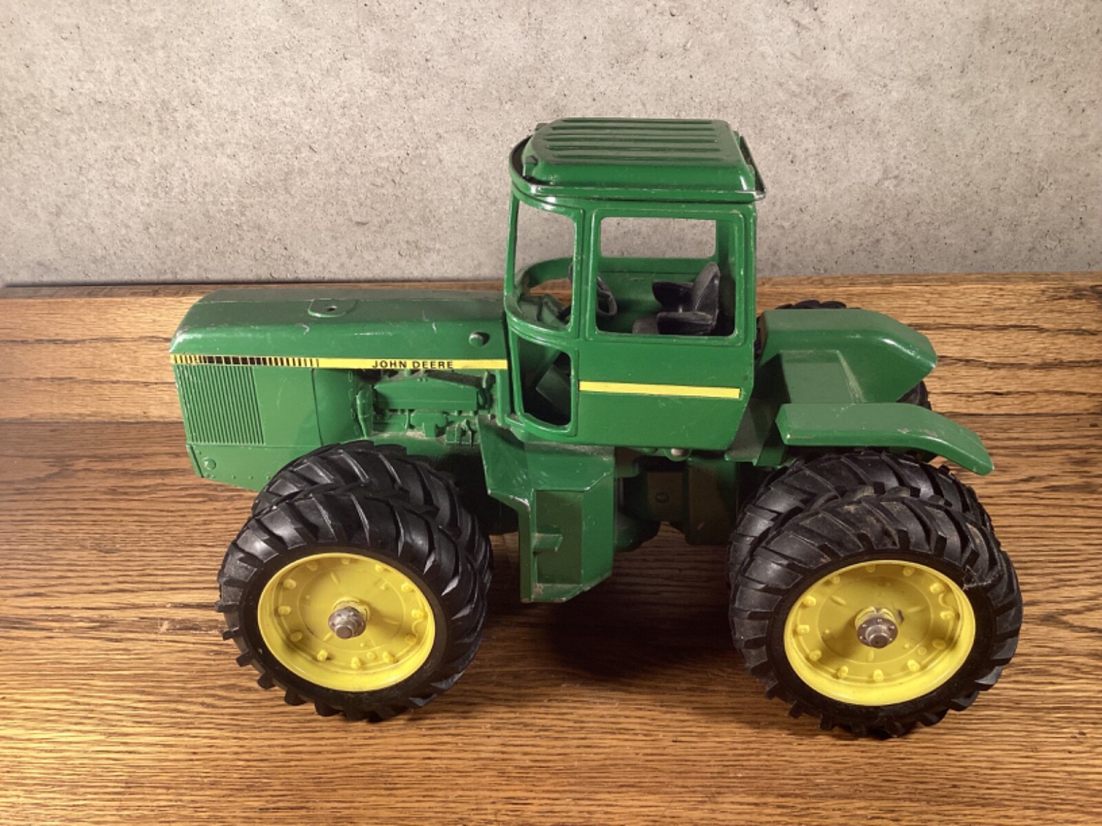 VINTAGE ERTL JOHN DEERE 1/16 TRACTOR ARTICULATING DUALLY #597 | eBay