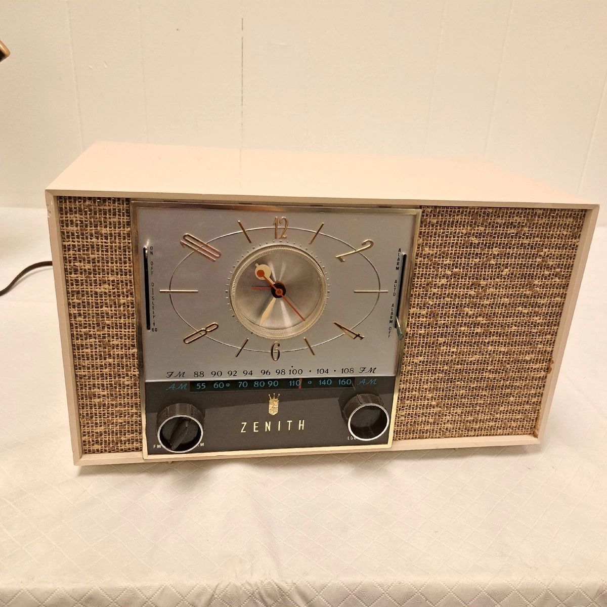 1950s Clock Radio