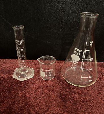 Lab Glassware - Pyrex Laboratory Glassware