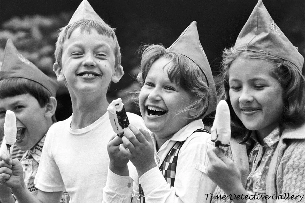 Vintage Kids Eating Ice Cream