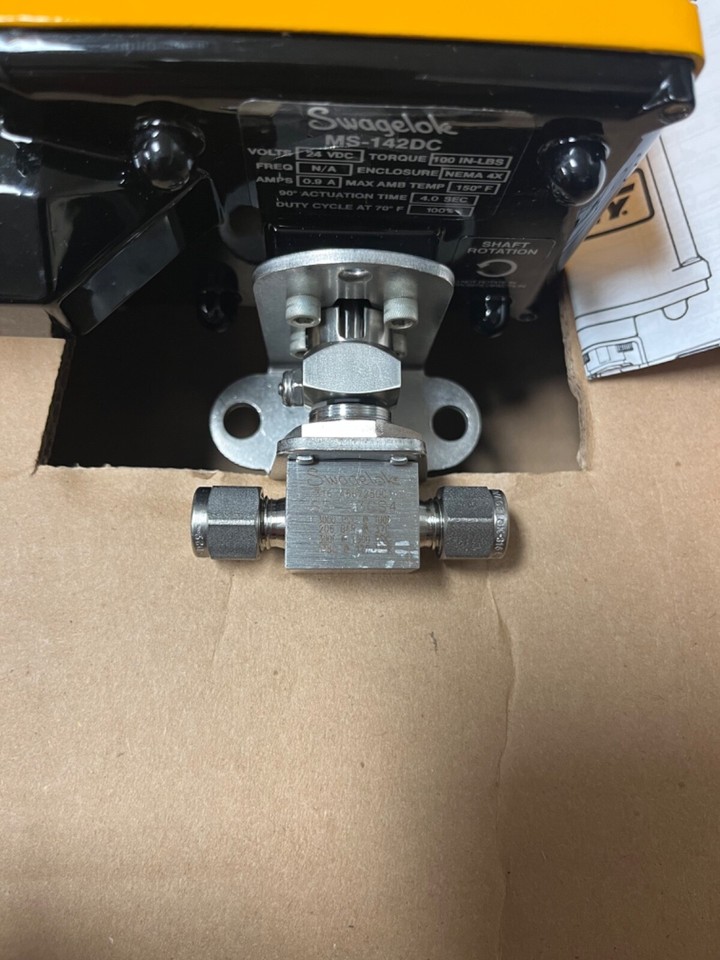 New Swagelok 1/4 inch fittings SS-43GS4 Ball Valve With 24v Actuator ...