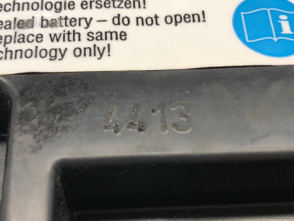 MERCEDES BENZ AUXILARY BATTERY 12V 12AH 200A A0019822708 | eBay