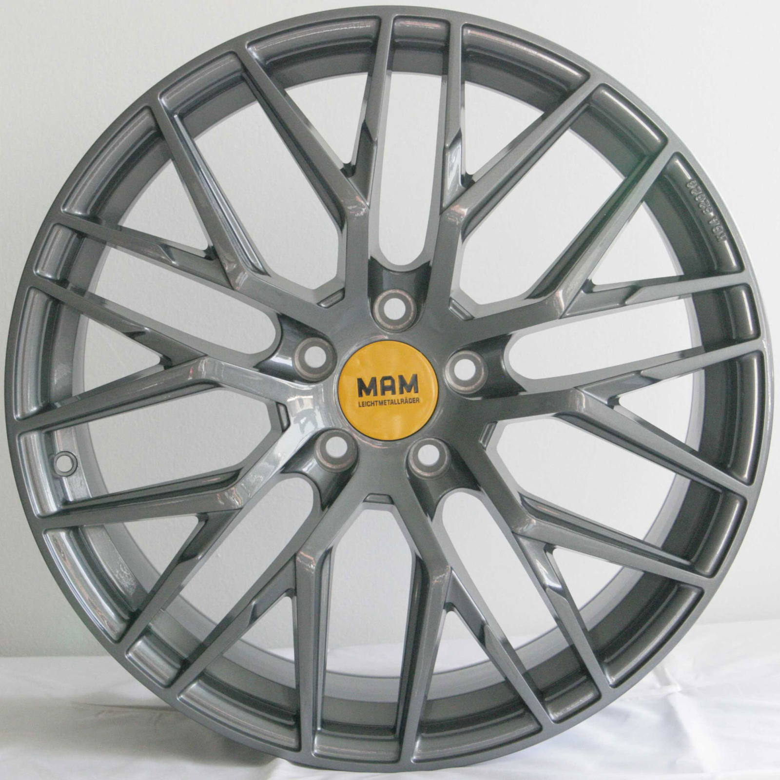 19" MAM RS4 Palladium Painted Sommerräder 225/35 für VW Golf 7 VII ...