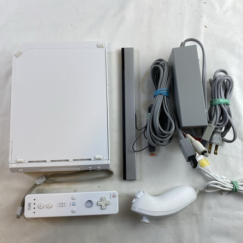Nintendo Wii RVL-001 White Console Bundle Backwards Compatible GameCube ...