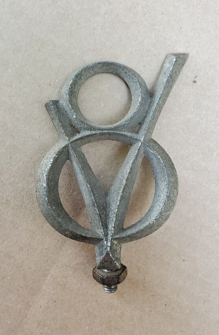 32 Ford V8 Emblem