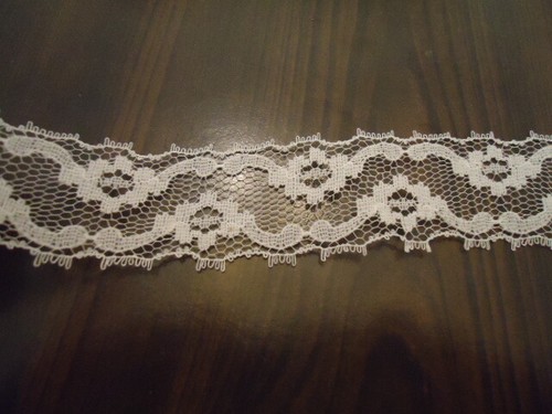 White Flat Lace Scalloped Top & Bottom Edge 1 ¾” Wide X 3.44 Yards | eBay