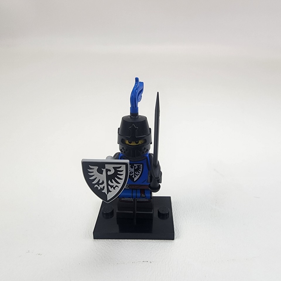 LEGO CASTLE LION KINGHTS,BLACK FALCON MINI FIGURES,WEAPONS,ARMOR ...