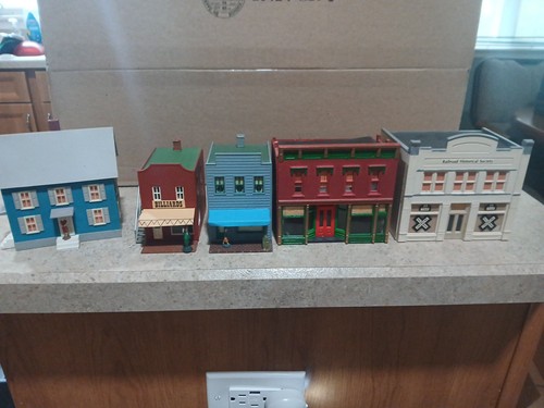 HO-Scale Model Buildings Fully Assembled And Painted (5) | eBay