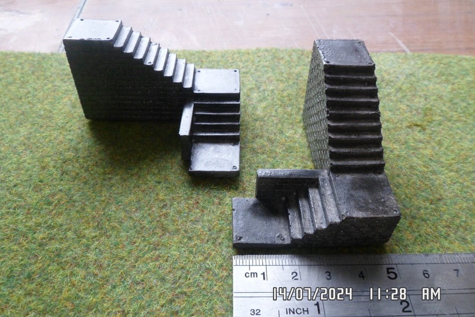 00 gauge platform steps x2 | eBay UK