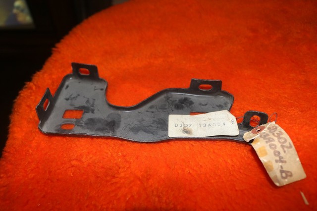 NOS Ford 1973 74 75 76 Torino R/H headlight mounting bracket D30z ...