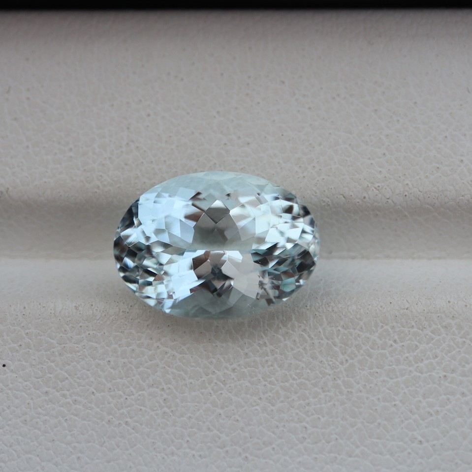 5.29 Carat 13x9.9 MM Natural Light Blue Aquamarine Oval Cut Gemstone ...