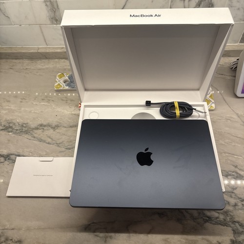 2022 Apple 13-inch MacBook Air with Apple M2 Chip 8GB RAM 256GB SSD ...