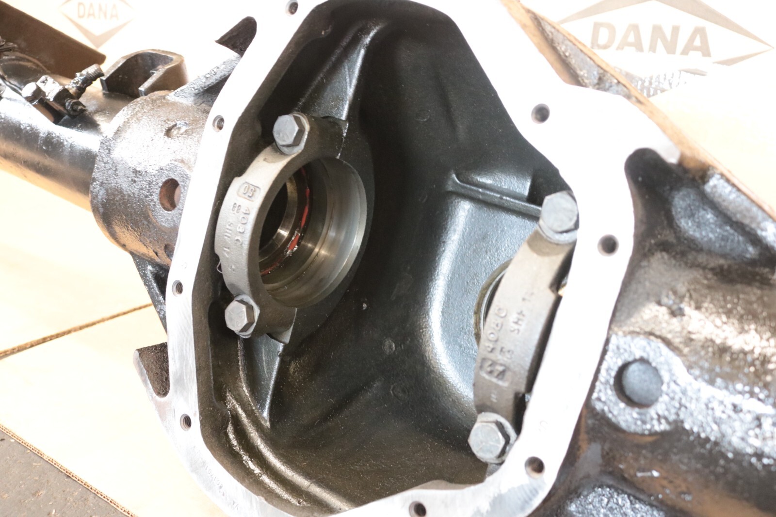 1988 Ford Dana 80 Dually Rear DRW Axle Housing 605319 OEM Dana Spicer ...
