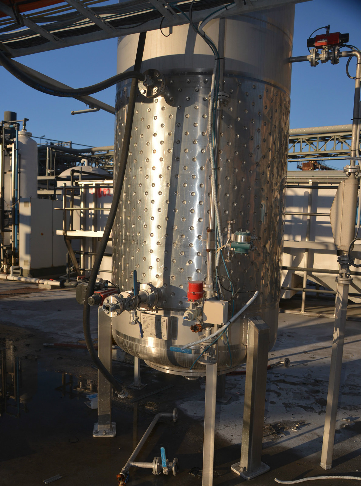 3400L jacketed agitated stainless pressure vessel tank reactor ...