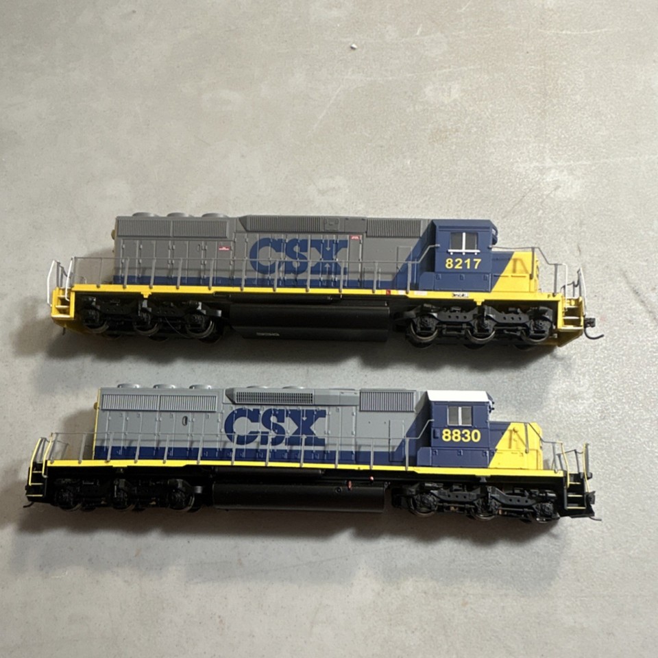 CSX HO Scale SD40-2 8217 & 8830 DC and Dummy Set | eBay