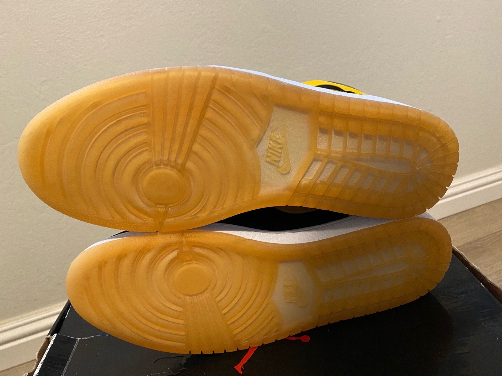 Air Jordan 1s BMP Old Love/New Love PackSize 11 - Gem