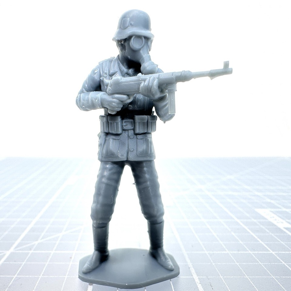 World War 2 German Toy Soldier Gas Mask FIRING Military Resin 1/32 WW2 ...