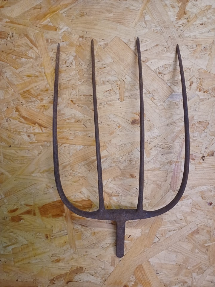 Primitive Pitchfork Head 4 Tine Silage Tool - Vintage Farm & Barn | eBay
