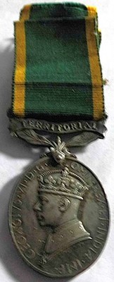 GVI TERRITORIAL EFFICIENCY MEDAL GUNNER HALL ROYAL ARTILLERY HEAVY ANTI ...