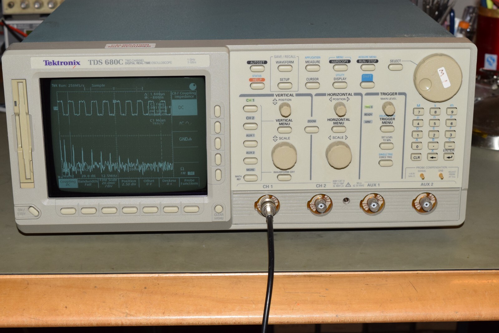 Tektronix TDS 680c Digital Realtime Oscilloscope 1ghz 5gs/s VGA FFT for ...