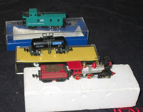 N Scale Jupiter Locomotive & 2 Cars | eBay