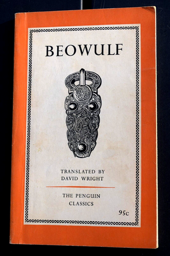 Beowulf [A New Translation by David Wright] [Penguin Classics L70 ...