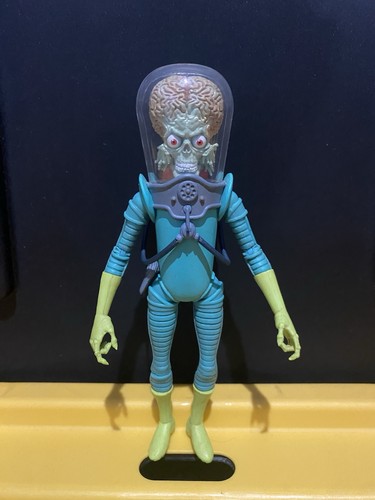 MARS ATTACKS MARTIAN COMMANDER 50 YEARS OF MAYHEM 2012 MEZCO TOYZ TOPPS ...