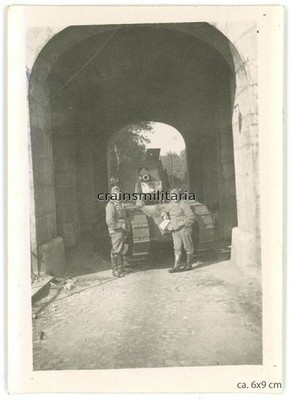 Orig. Foto Soldaten mit franz. Beute Panzer Renault FT-17 Tank ...